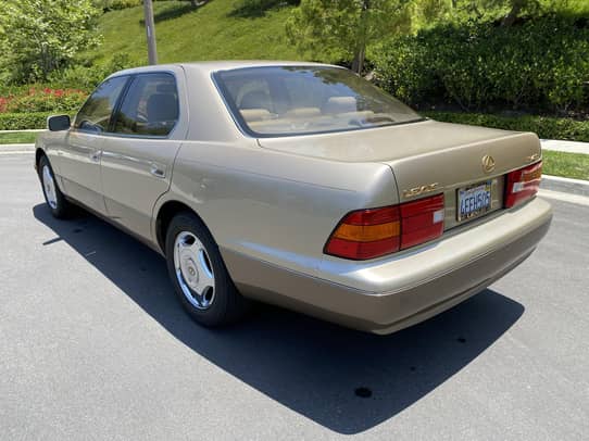 1999 Lexus LS400 auction - Cars & Bids