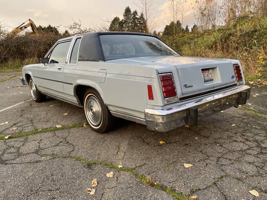 1987 Ford LTD Crown Victoria auction - Cars & Bids