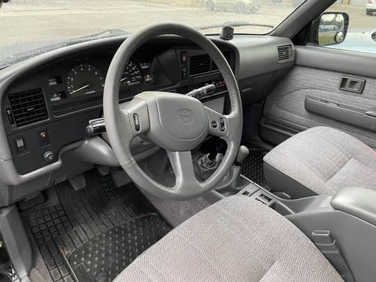 1993 Toyota 4Runner SR5 V6 4x4 auction - Cars & Bids