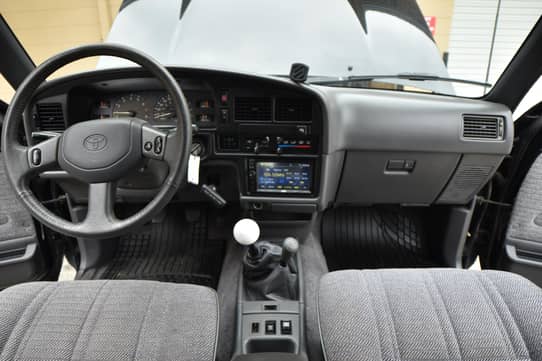 1993 Toyota 4Runner SR5 V6 4x4 auction - Cars & Bids