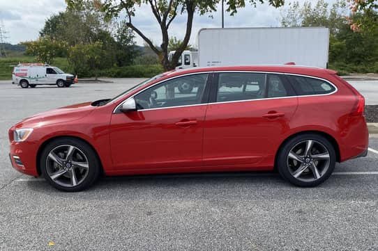 2015 Volvo V60 T6 R-Design for Sale - Cars & Bids