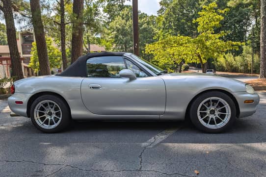 2000 Mazda MX-5 Miata VIN: JM1NB353XY0148561 for Sale - Cars & Bids