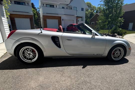 2002 Toyota MR2 Spyder VIN: JTDFR320020051533 for Sale - Cars & Bids