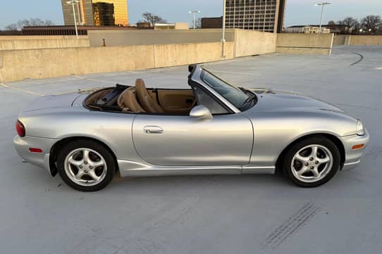 1999 Mazda MX-5 Miata VIN: JM1NB3531X0125832 for Sale - Cars & Bids