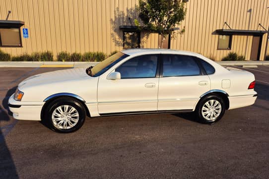 1998 Toyota Avalon XL VIN: 4T1BF18B8WU280105 for Sale - Cars & Bids