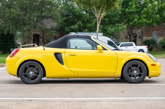 2001 Toyota MR2 Spyder VIN: JTDFR320710029771 for Sale - Cars & Bids