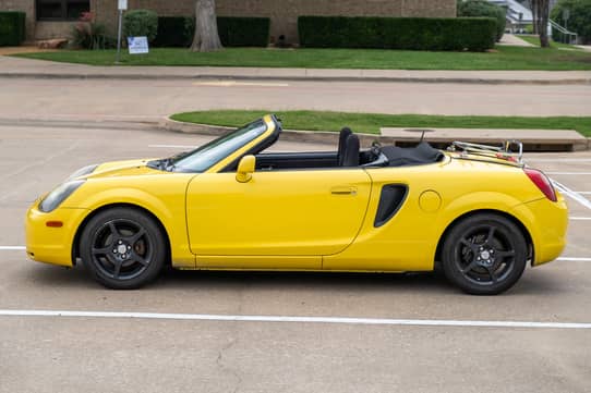 2001 Toyota MR2 Spyder VIN: JTDFR320710029771 for Sale - Cars & Bids