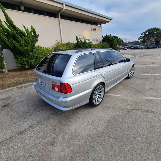 2002 BMW 540i Touring auction - Cars & Bids