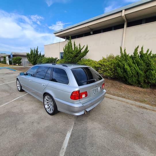 2002 BMW 540i Touring auction - Cars & Bids