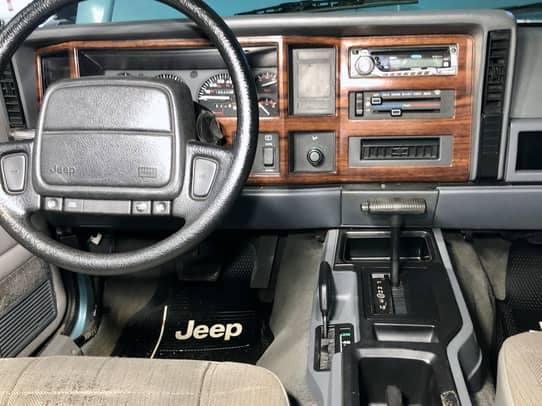 1995 Jeep Cherokee Sport 4x4 auction - Cars & Bids