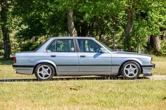 1990 BMW 325i Sedan VIN: WBAAD231XLED27974 for Sale - Cars & Bids