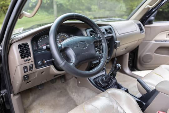 2000 Toyota 4Runner SR5 4x4 auction - Cars & Bids