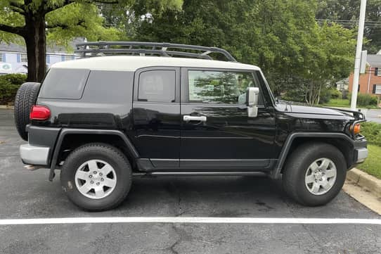 2009 Toyota FJ Cruiser auction - Cars & Bids