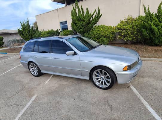 2002 BMW 540i Touring auction - Cars & Bids