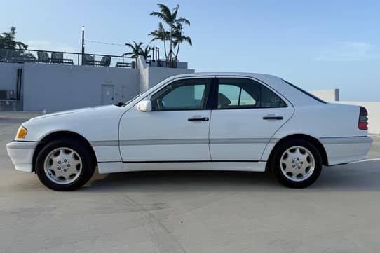 1999 Mercedes-Benz C230 Kompressor Sedan VIN: WDBHA24GXXA771068 for ...