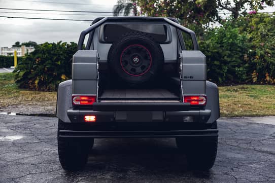 2005 Mercedes-Benz G55 AMG 6x6 auction - Cars & Bids