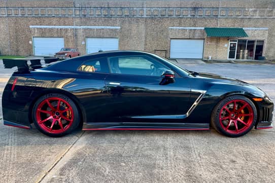 2016 Nissan GT-R NISMO VIN: JN1AR5EF1GM290856 for Sale - Cars & Bids