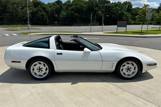 1992 Chevrolet Corvette Coupe VIN: 1G1YY23P9N5109771 for Sale - Cars & Bids