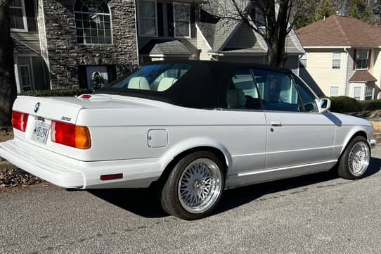 1990 BMW 325i Convertible VIN: WBABB2309LEC19637 for Sale - Cars & Bids