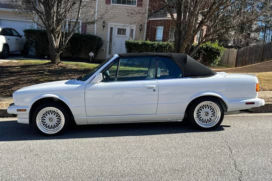 1990 BMW 325i Convertible VIN: WBABB2309LEC19637 for Sale - Cars & Bids