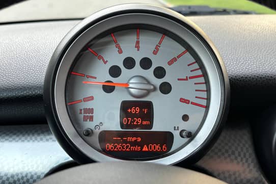 2007 Mini Cooper S VIN: WMWMF73517TL85140 for Sale - Cars & Bids