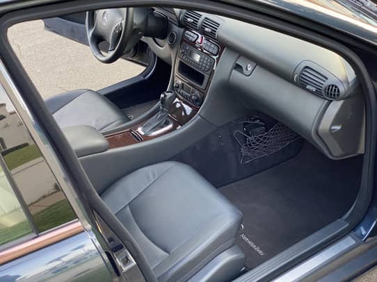 2001 Mercedes-Benz C320 Sedan auction - Cars & Bids