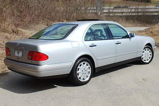 1998 Mercedes-Benz E320 Sedan auction - Cars & Bids