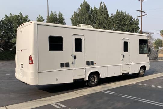 2005 Winnebago Adventurer Command Unit auction - Cars & Bids