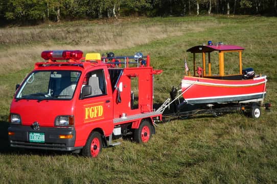 1996 Mitsubishi Minicab Fire Truck with Boat and Trailer auction - Cars ...