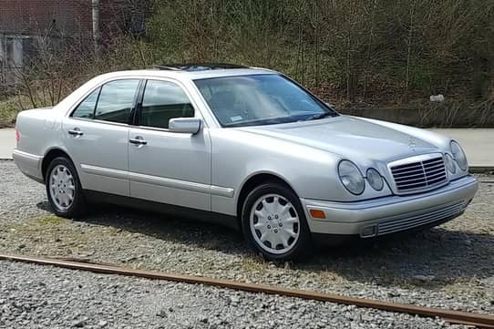 1998 Mercedes-Benz E320 Sedan auction - Cars & Bids