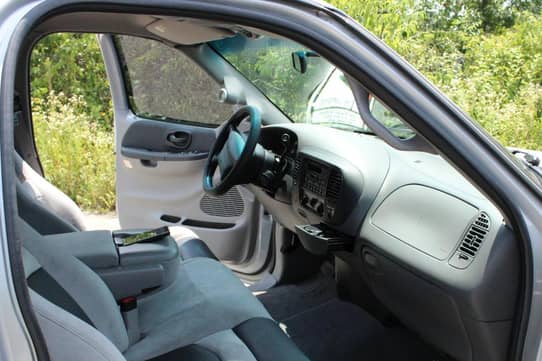 2000 Ford F-150 SVT Lightning auction - Cars & Bids