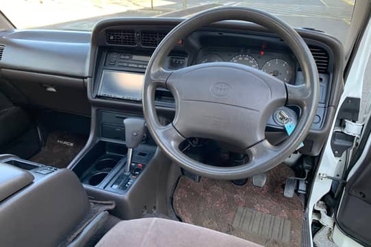 1996 Toyota HiAce Super Custom Living Saloon EX for Sale - Cars & Bids