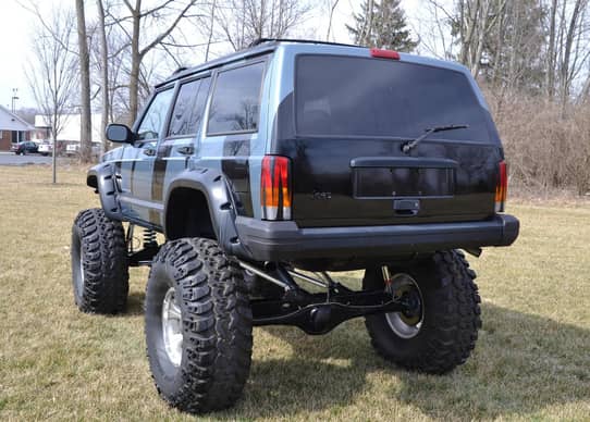 1998 Jeep Cherokee 4x4 auction - Cars & Bids