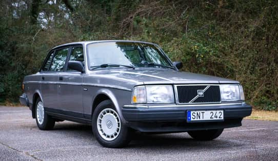 1993 Volvo 240 Sedan auction - Cars & Bids