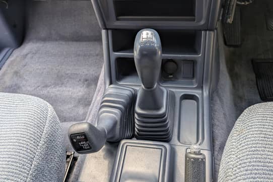 1992 Mitsubishi Pajero 2500 TD 2-Door 4WD VIN: V244034706 for Sale ...