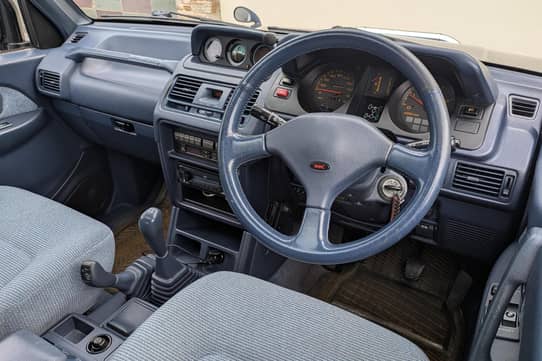 1992 Mitsubishi Pajero 2500 TD 2-Door 4WD VIN: V244034706 for Sale ...