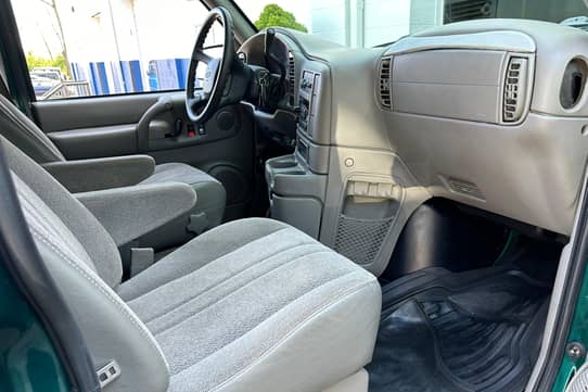 2000 Chevrolet Astro AWD for Sale - Cars & Bids