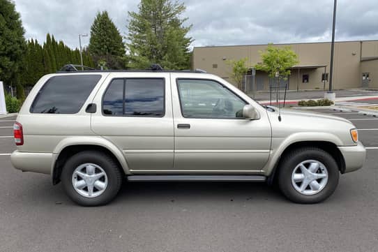 2001 Nissan Pathfinder LE 4x4 auction - Cars & Bids