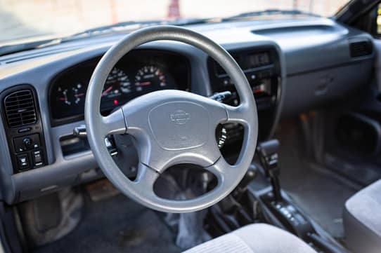 1995 Nissan Pathfinder SE 4x4 auction - Cars & Bids