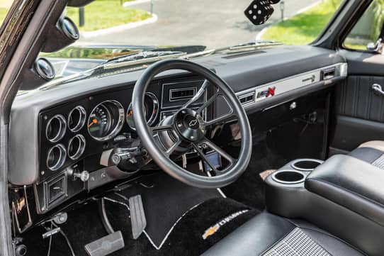 1987 Chevrolet R10 VIN: 1GCDR14H2HF393764 for Sale - Cars & Bids