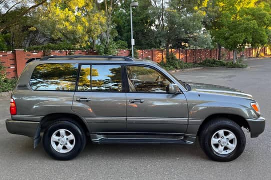 2000 Toyota Land Cruiser for Sale - Cars & Bids
