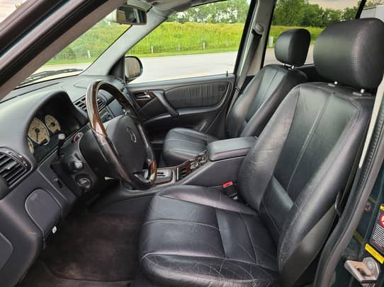 2000 Mercedes-Benz ML55 AMG auction - Cars & Bids