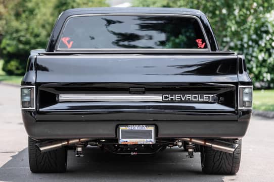 1987 Chevrolet R10 VIN: 1GCDR14H2HF393764 for Sale - Cars & Bids