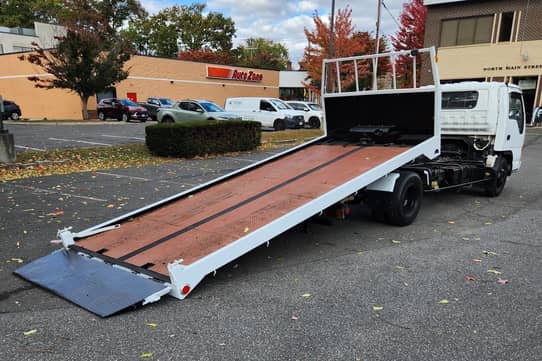 1993 Isuzu ELF Ramp Truck VIN: NPR70P-7400221 for Sale - Cars & Bids