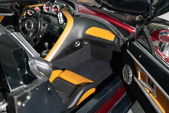 2014 Falcon F7 auction - Cars & Bids