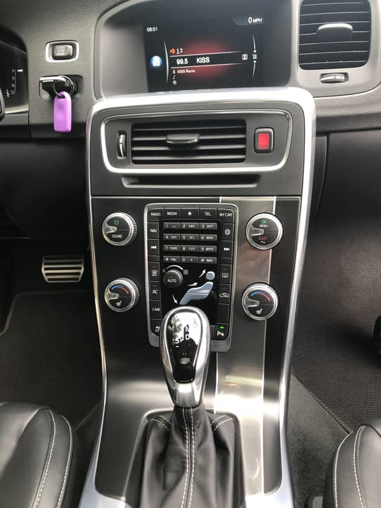 2015 Volvo V60 T6 R-Design auction - Cars & Bids