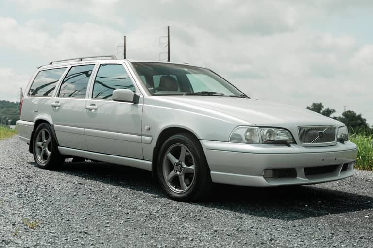 Used Volvo V70 for Sale - Cars & Bids