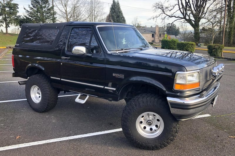 1993 Ford Bronco XLT auction - Cars & Bids
