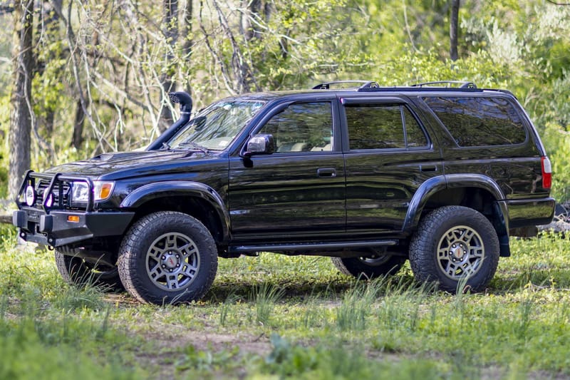 2000 Toyota 4Runner SR5 4x4 auction - Cars & Bids