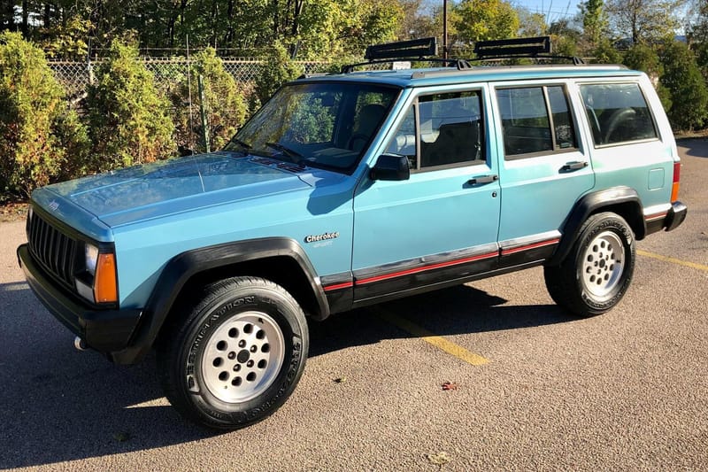 1995 Jeep Cherokee Sport 4x4 auction - Cars & Bids